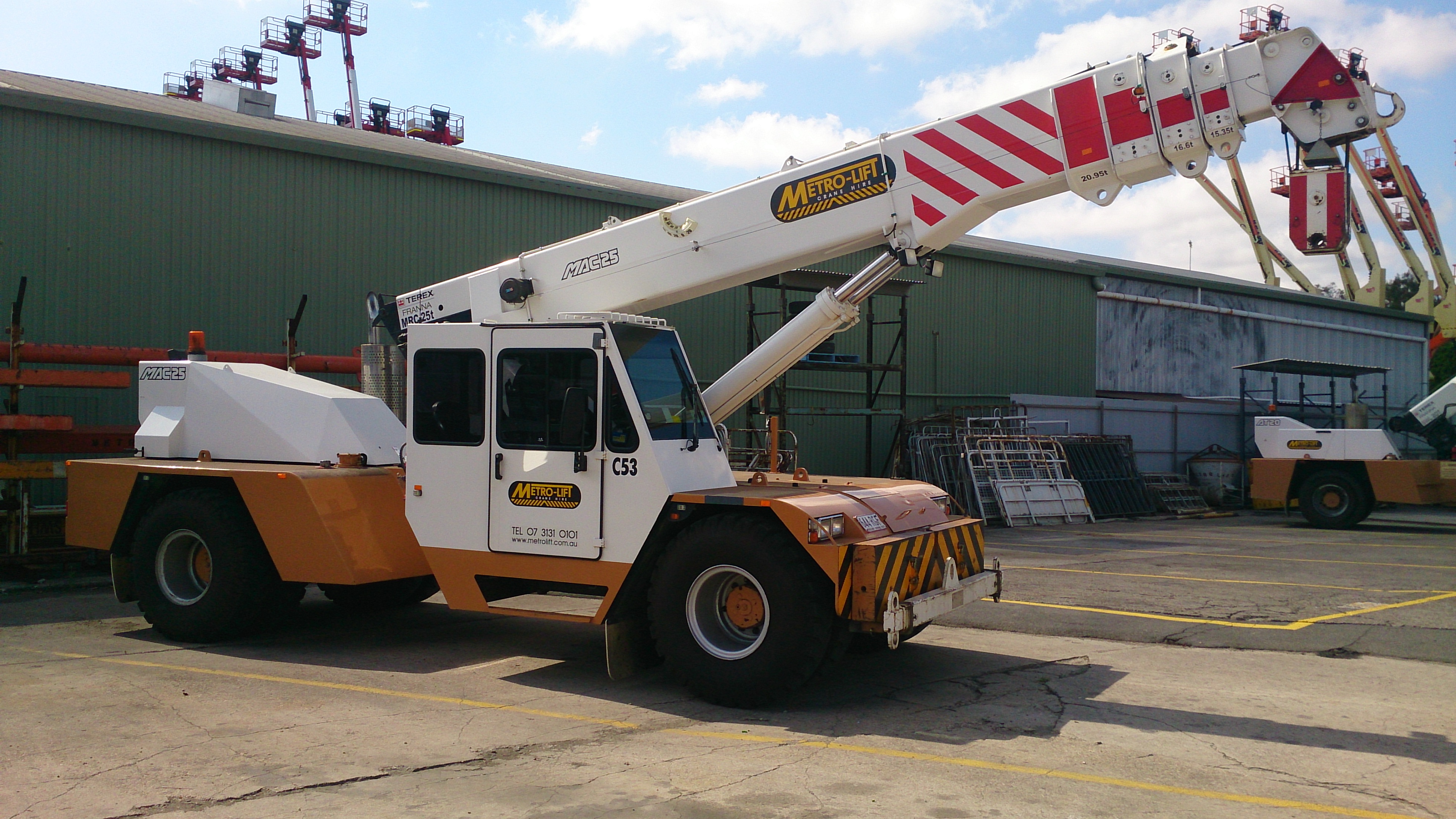 Metrolift cranes in Brisbane | iseekplant